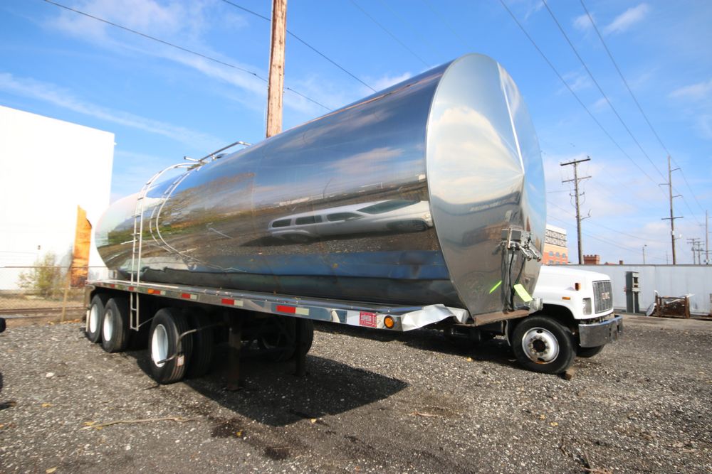 Fruehauf 7,500 Gal. S/S Farm Pick-Up Milk Tanker, with 2" Pump ...