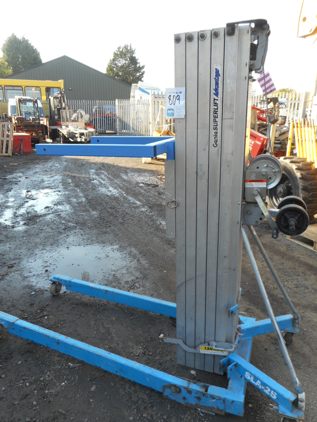GENIE SUPERLIFT ADVANTAGE SLA-25 {008032} 295KG LIFTER STACKER 7.6M ...