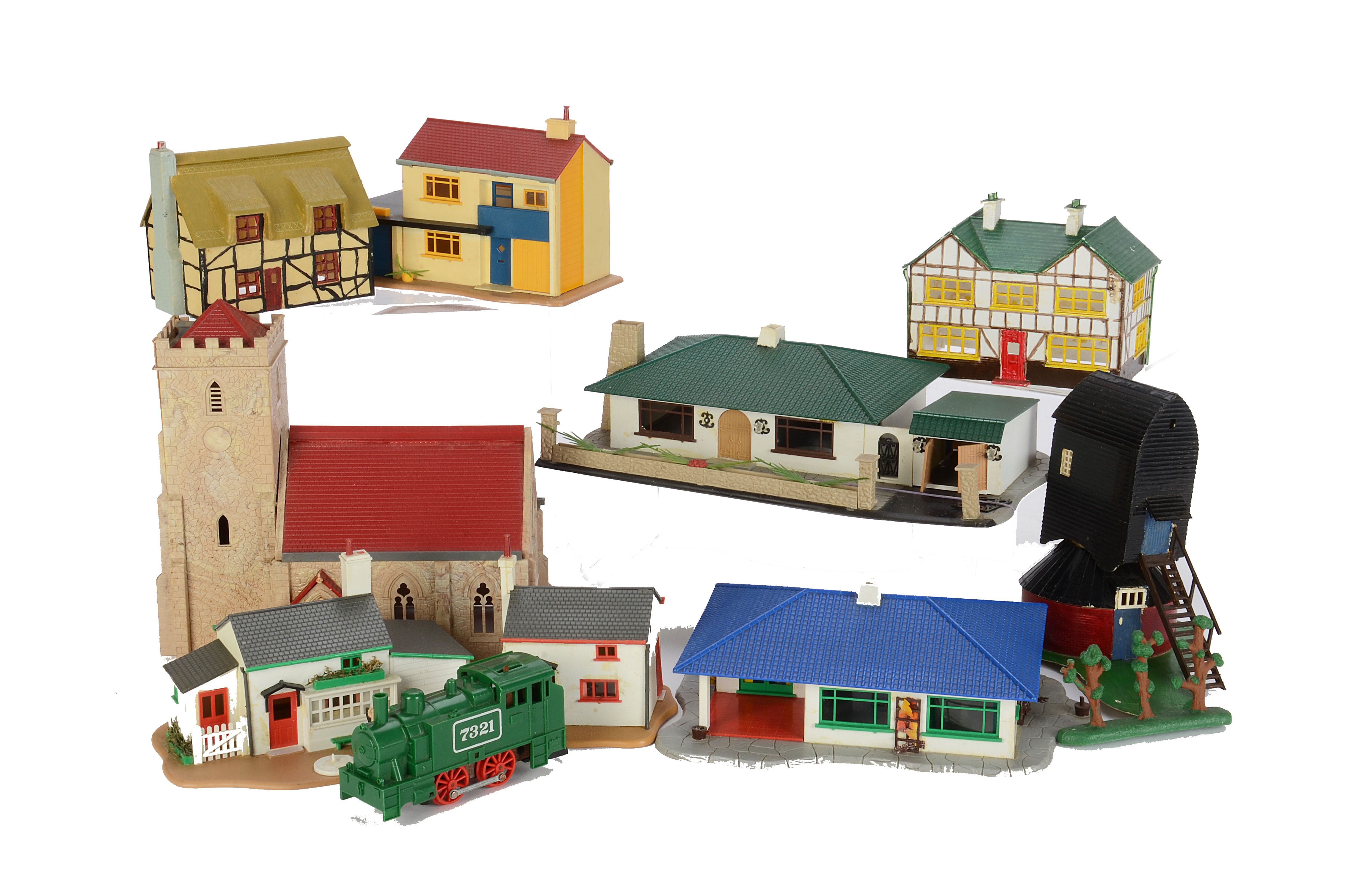 Tri-ang Model Land and Airfix OO Scale Buildings and Accessories, 20 ...