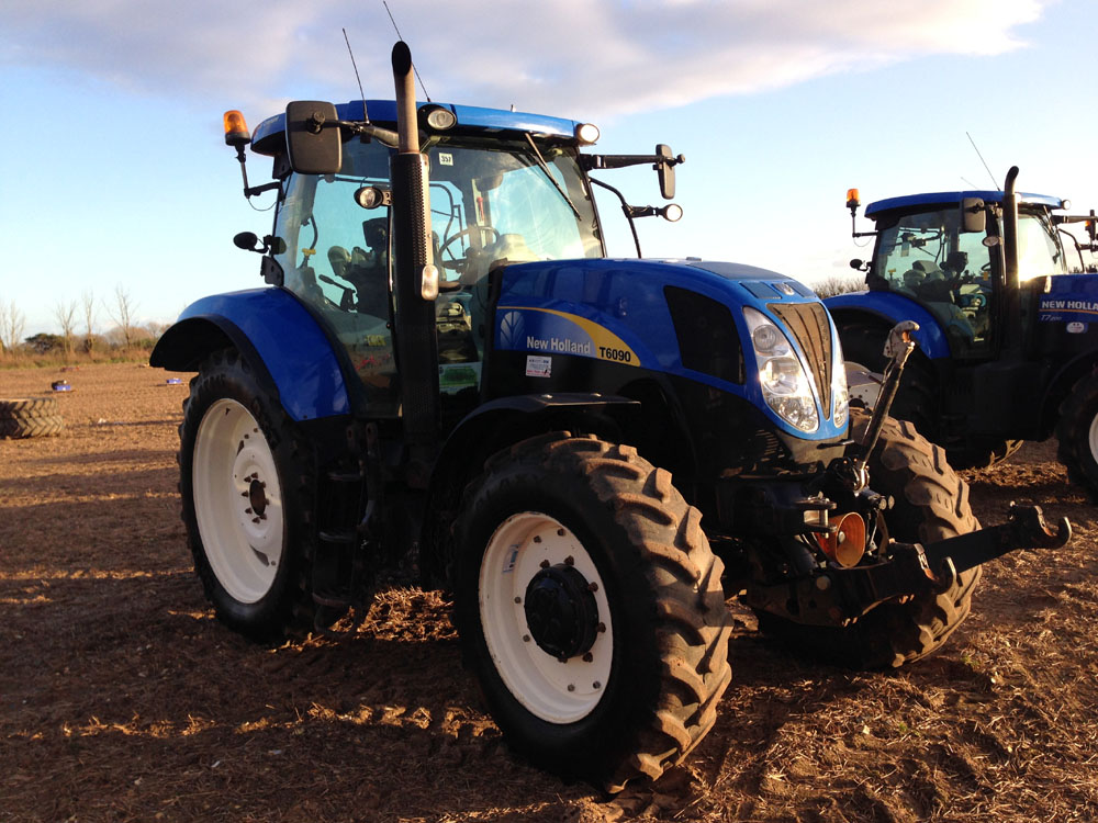 2010 New Holland T6090 Power Command 4wd tractor on 380/85R30 front and ...