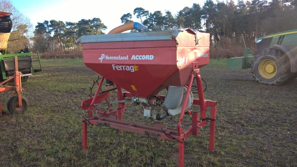 Accord front mounted 800kg drill seed hopper