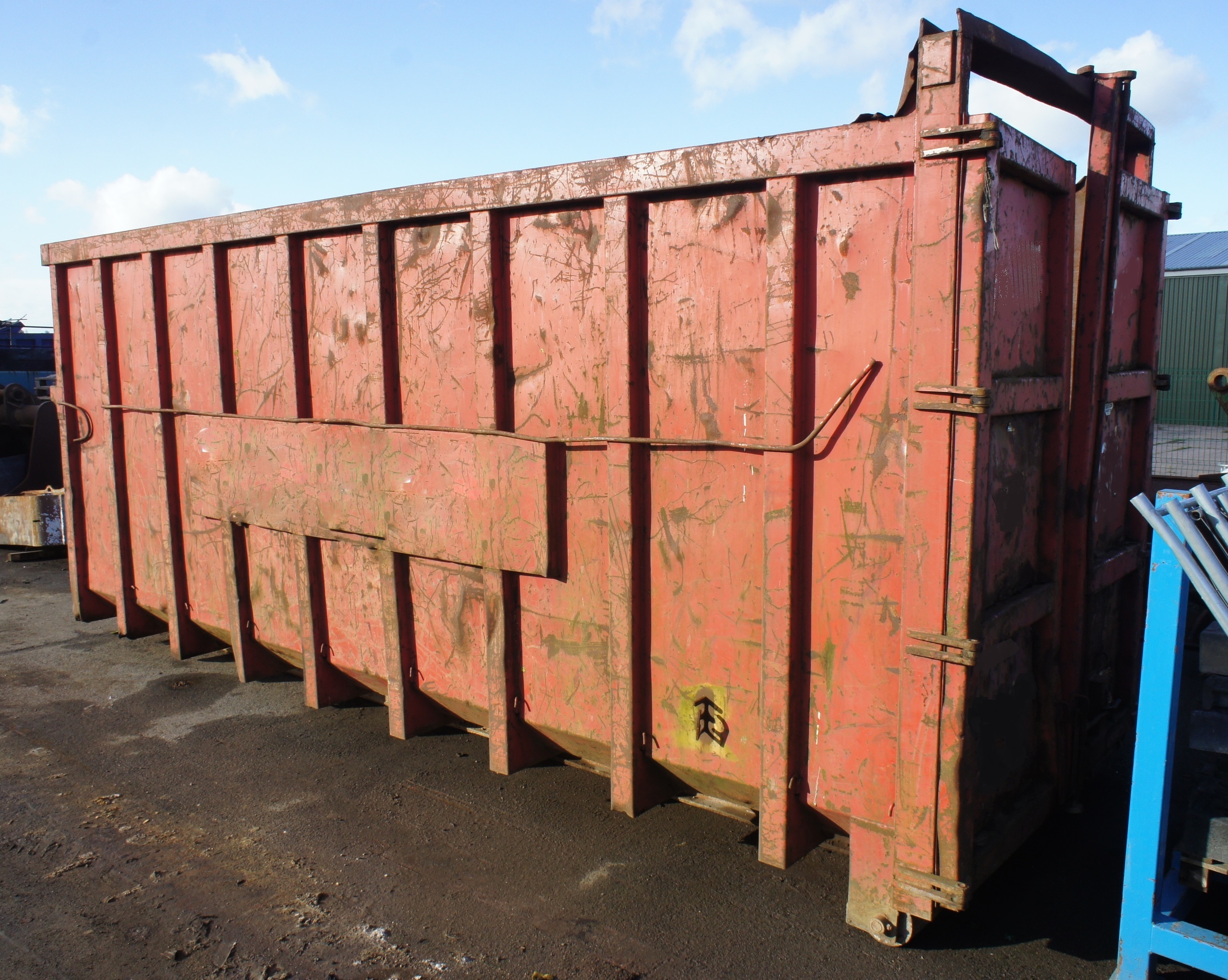 * 50 Cubic Yard, roll on roll off commercial skip
