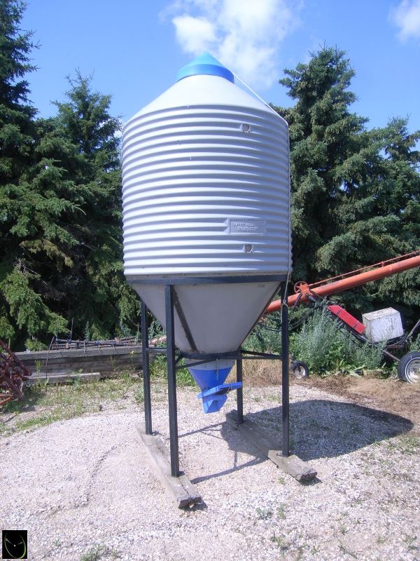 Buffer Valley Ind. poly hopper feed bin w/ steel stand