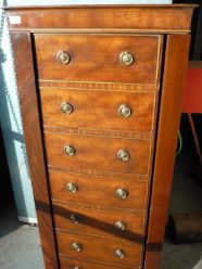 Quality Shotgun Cabinet In The Form Of A Mahogany Wellington Chest The Quality Shotgun Cabinet In The Form Of A Mahogany Wellington Chest The