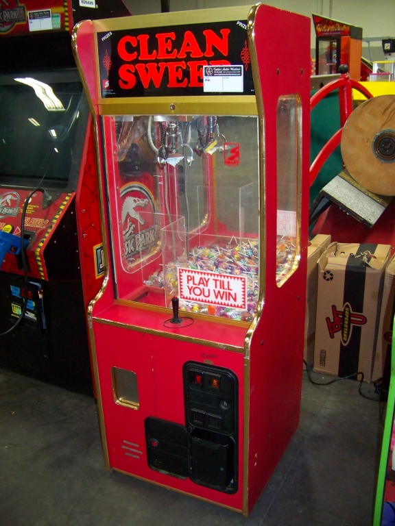 24" SMART CLEAN SWEEP CANDY CLAW CRANE MACHINE Item is in used ...