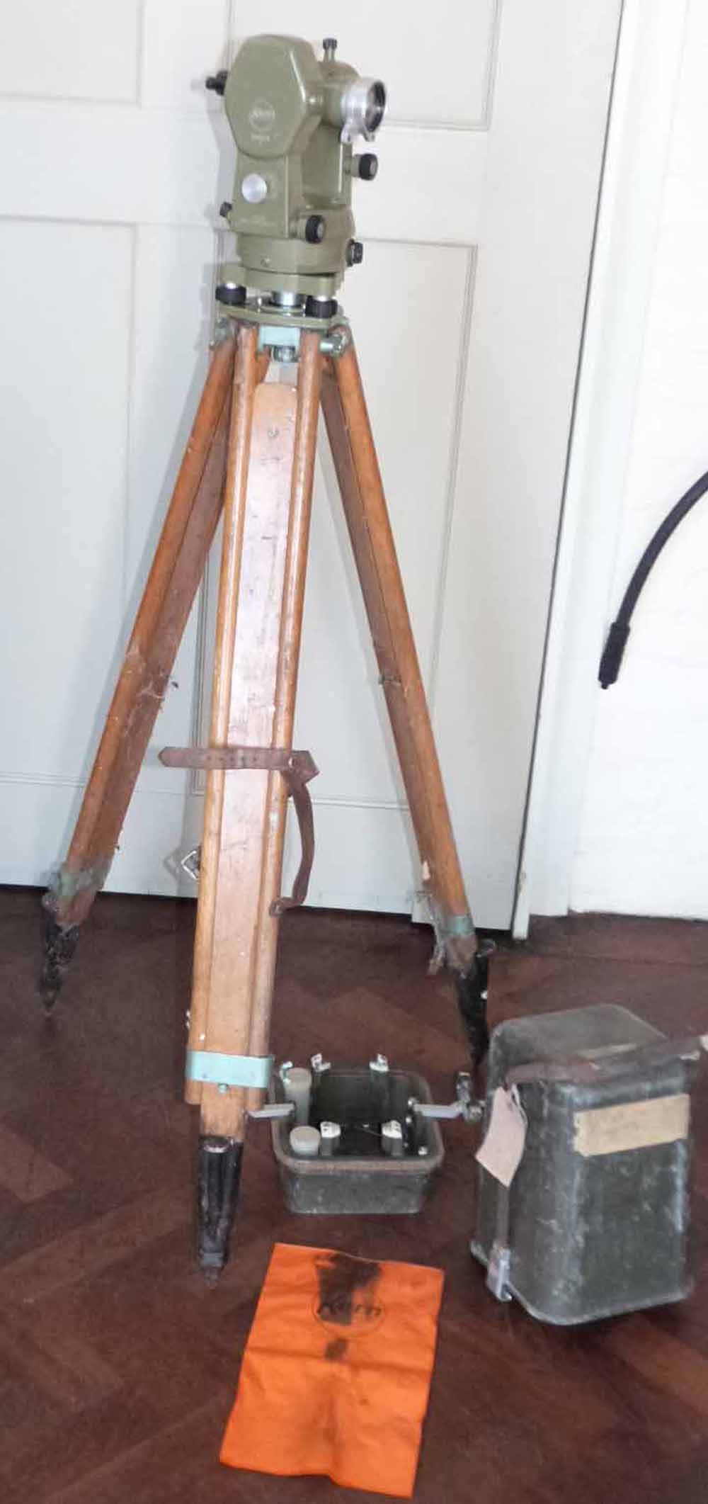 Kern (Swiss) DKM2-A(T) Theodolite on tripod complete with carrying case ...