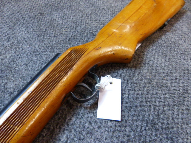 A HUNGARIAN .22 AIR RIFLE TOGETHER WITH A WISCHO-KG WEST GERMAN AIR RIFLE.