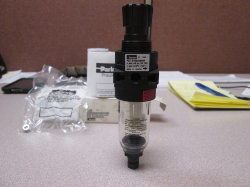 Parker P3A-EA92BEBNNP 1/8 in.-1/4 in. NPT Filter Regulator Brand New In ...