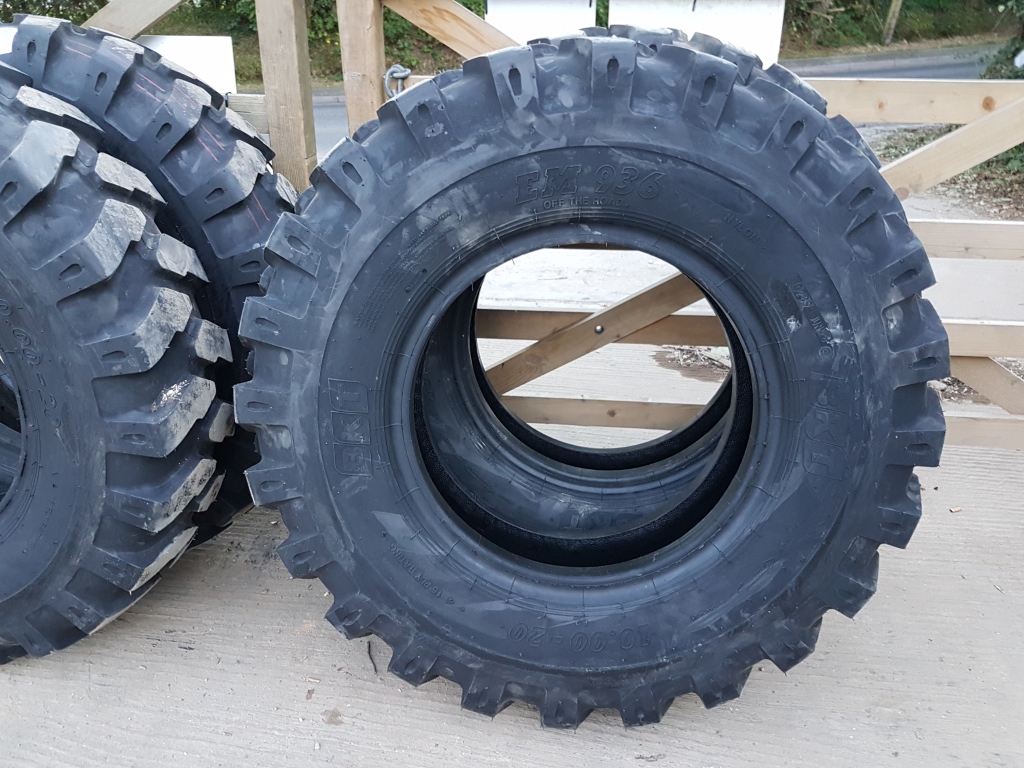 4 X BKT 10.00-20 EM936 TYRES 16-PLY NEW AND UNUSED SUIT WHEELED DIGGER ...