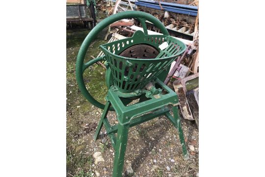 A VINTAGE AGRICULTURAL BAMFORDS ROOT CUTTER