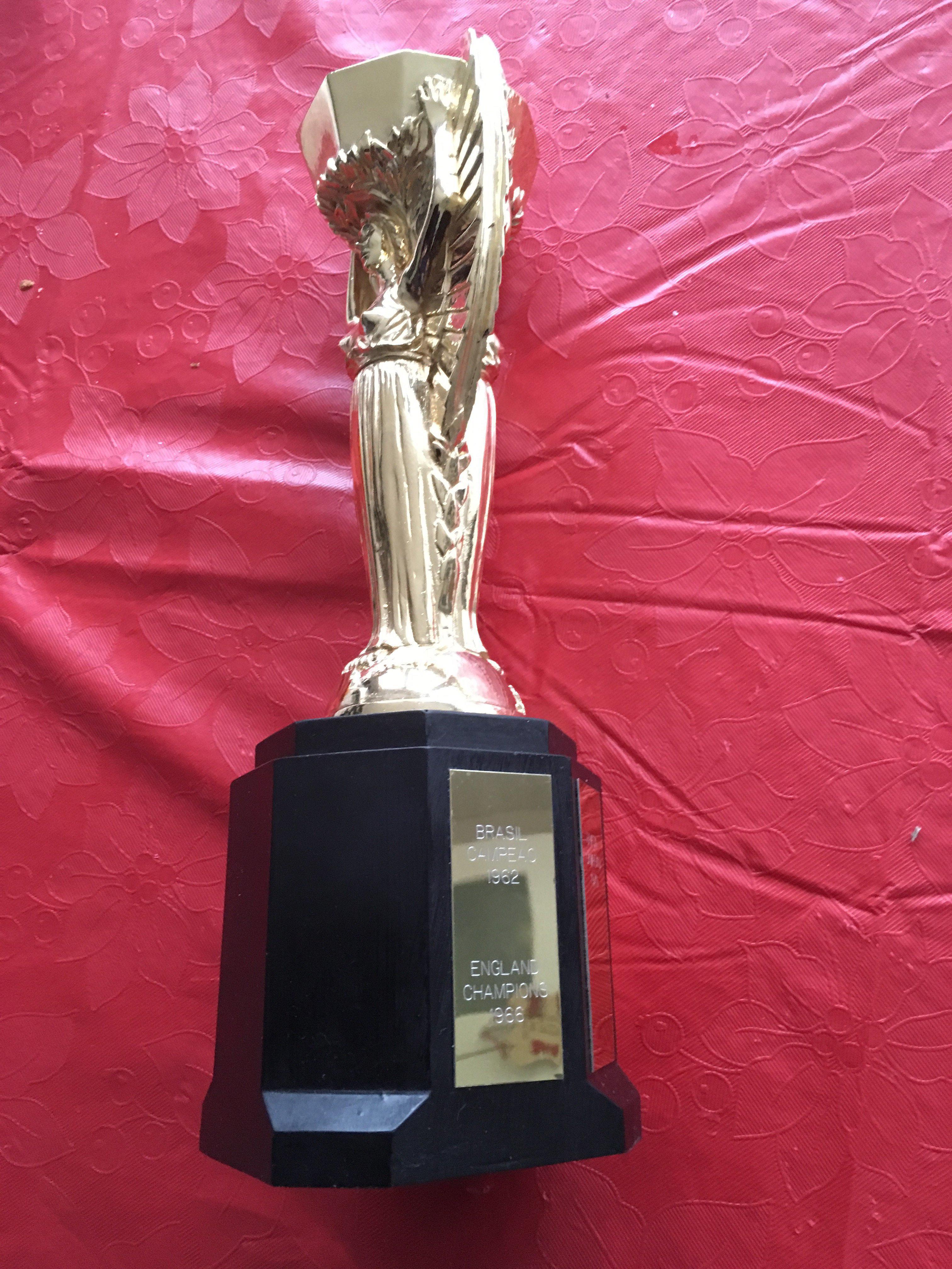 Jules Rimet World Cup Trophy: Impressive replica, 9ct gold plated, with ...