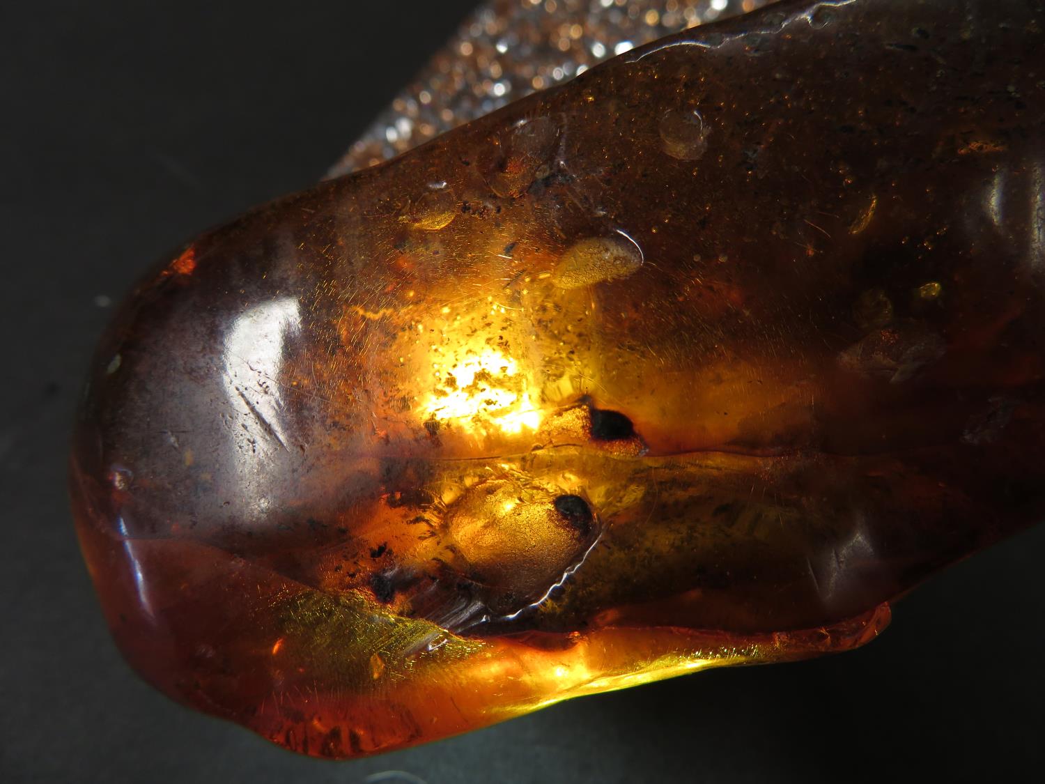 Large block of Amber 111 grams