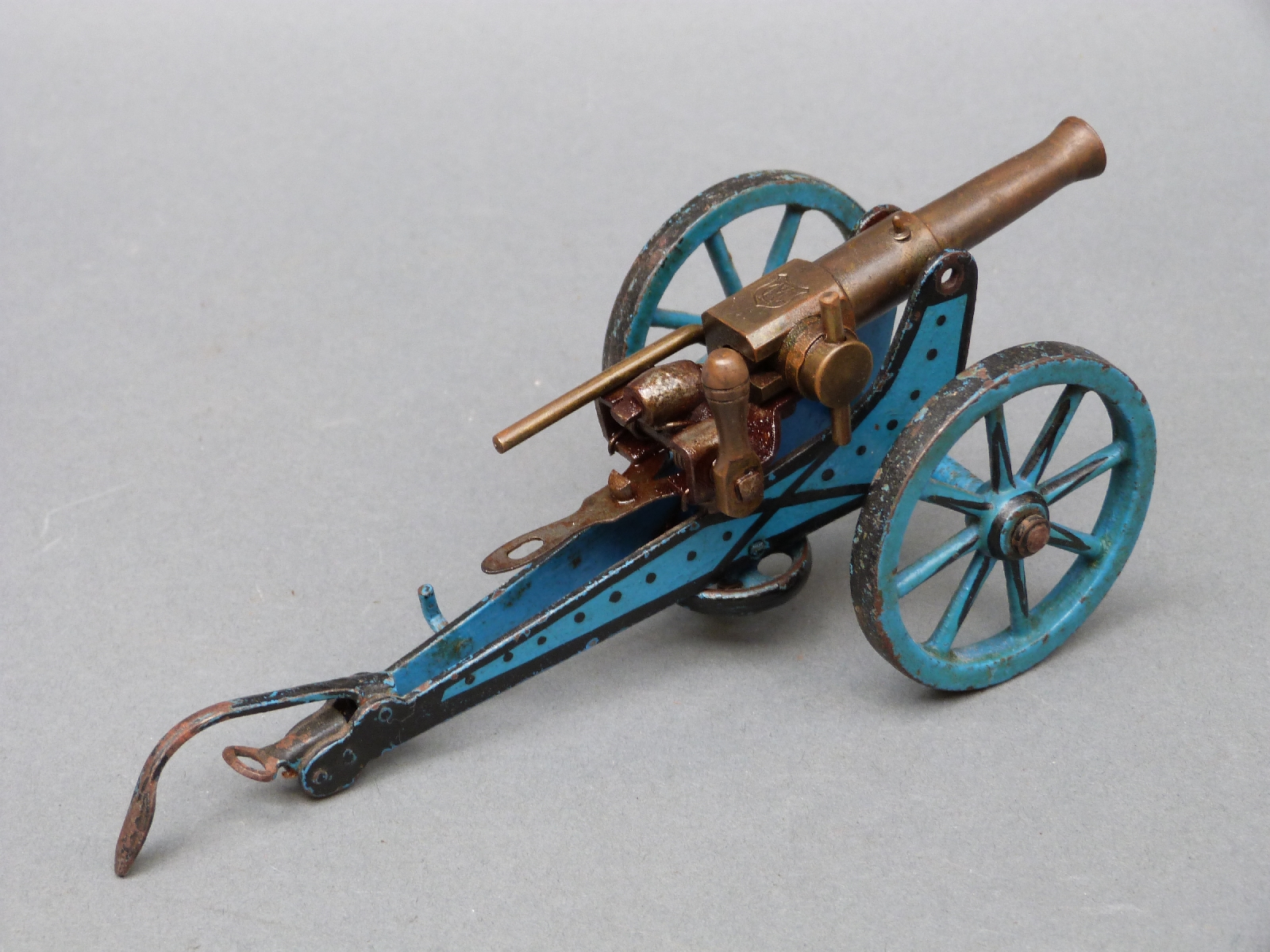 Marklin model cannon with trademark to the barrel, adjustable height ...