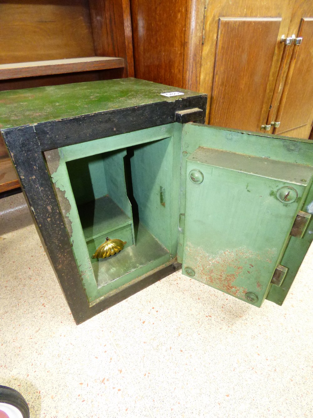 ANTIQUE SAFE & KEY