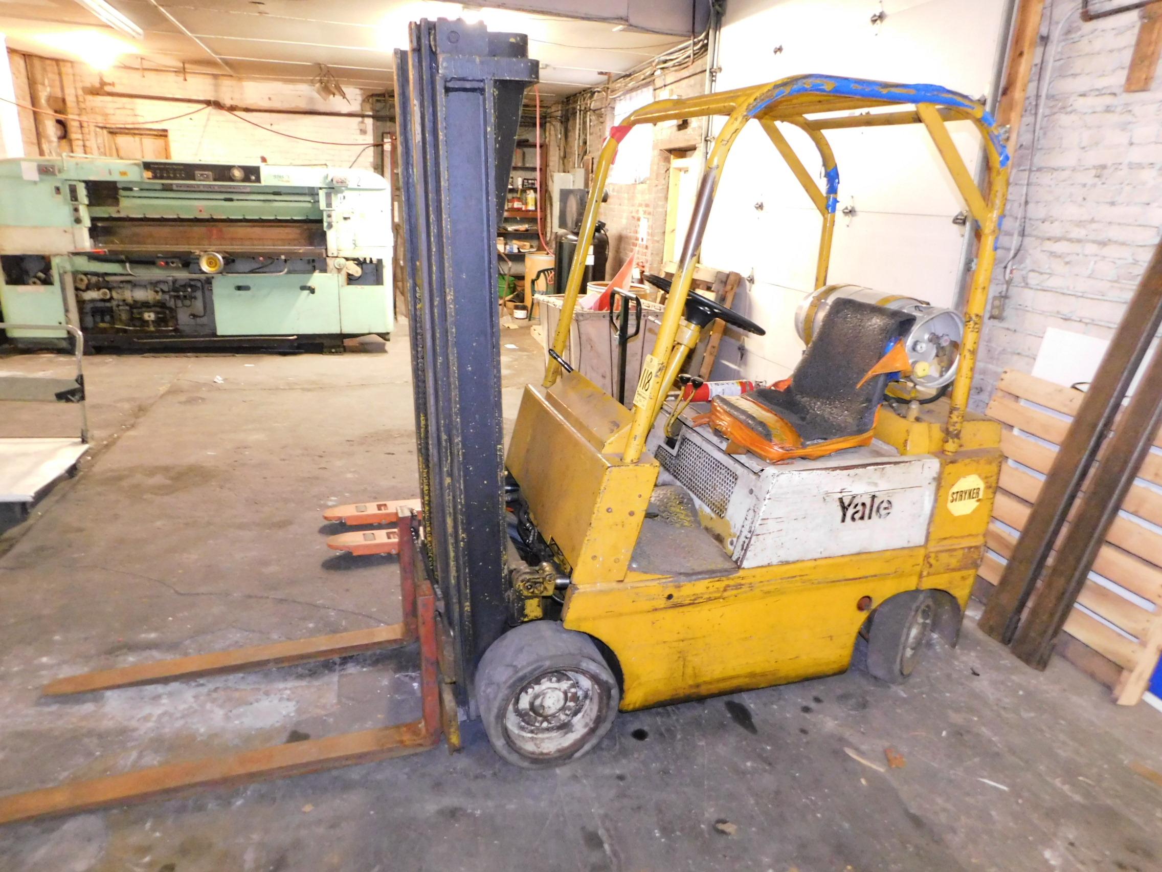 Yale Model G/L51C-050-NAT-083 Forklift, SN P-249954, 4,300 lb. cap., LP ...