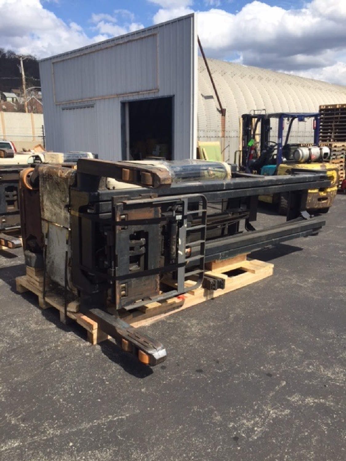 Crown RD S700 Series Hise Rise Stand-Up Electric Forklift, S/N 1A356599 ...