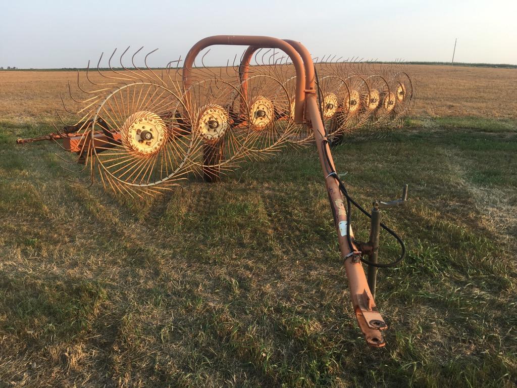 Vicon H 1050 9 Wheel Rake