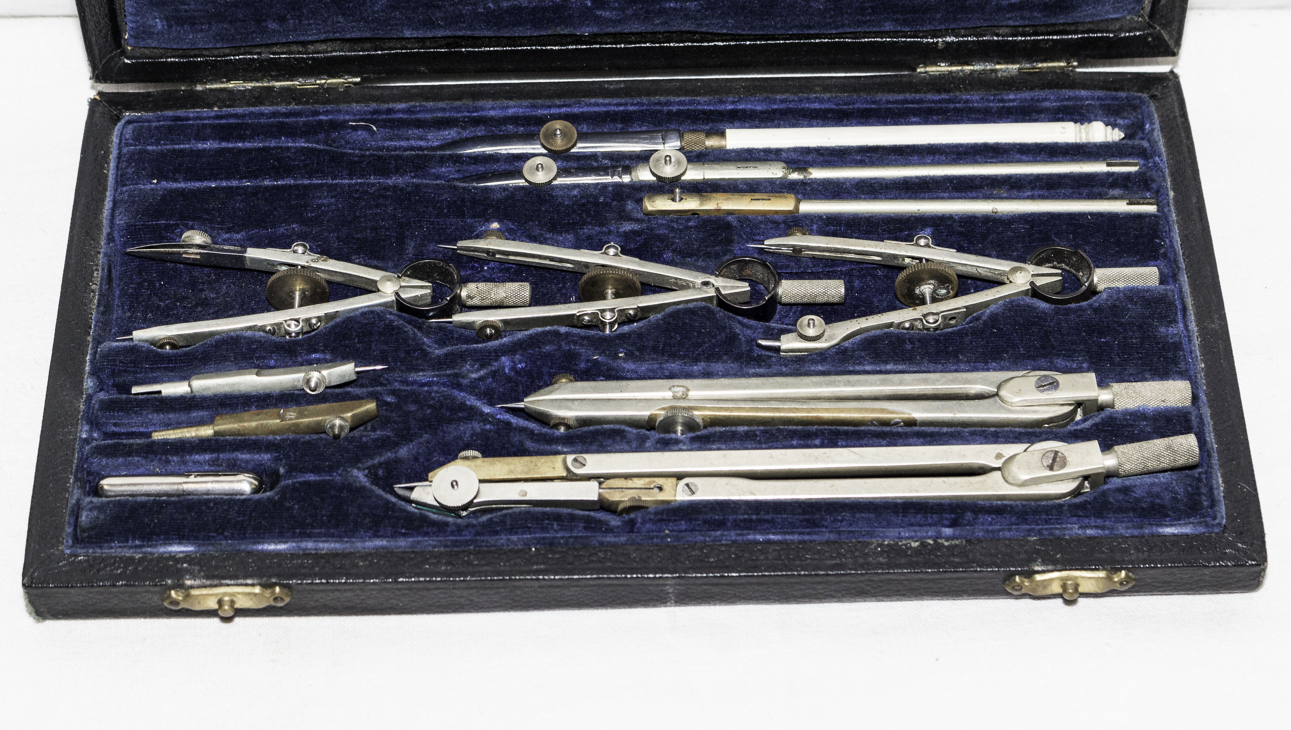 A draughtsman's instrument set