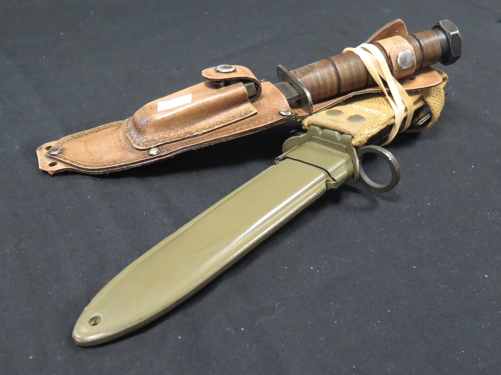 Knifes: 1) A replica USAF pilots survival knife, blade 5" with serrated ...