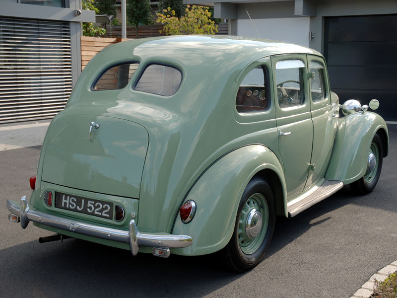 1940 Austin 12/16hp Saloon This very smartly presented Austin 12
