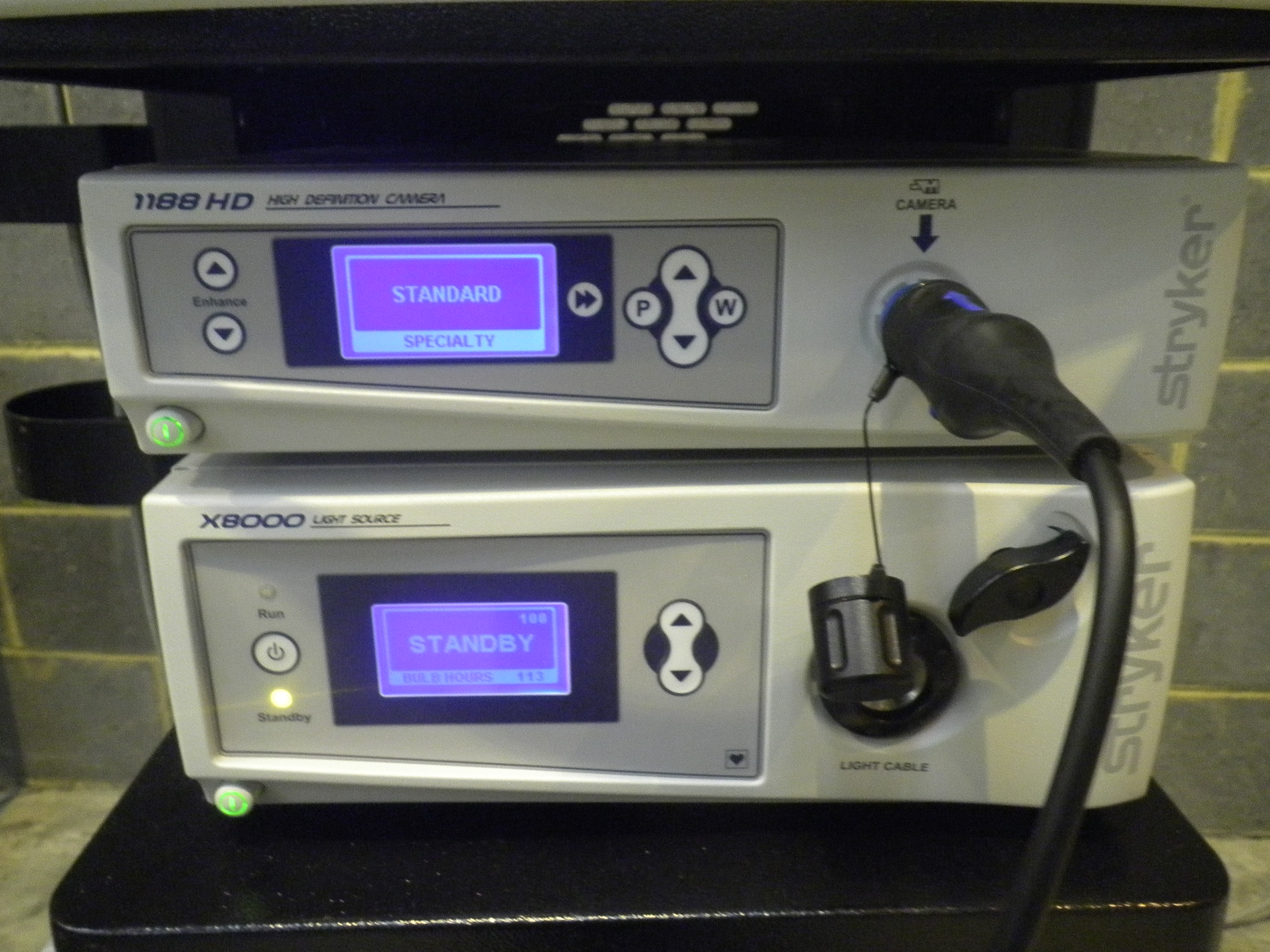 Stryker Endoscopy Stack Trolley with One Flat Screen Vision Elect HD ...