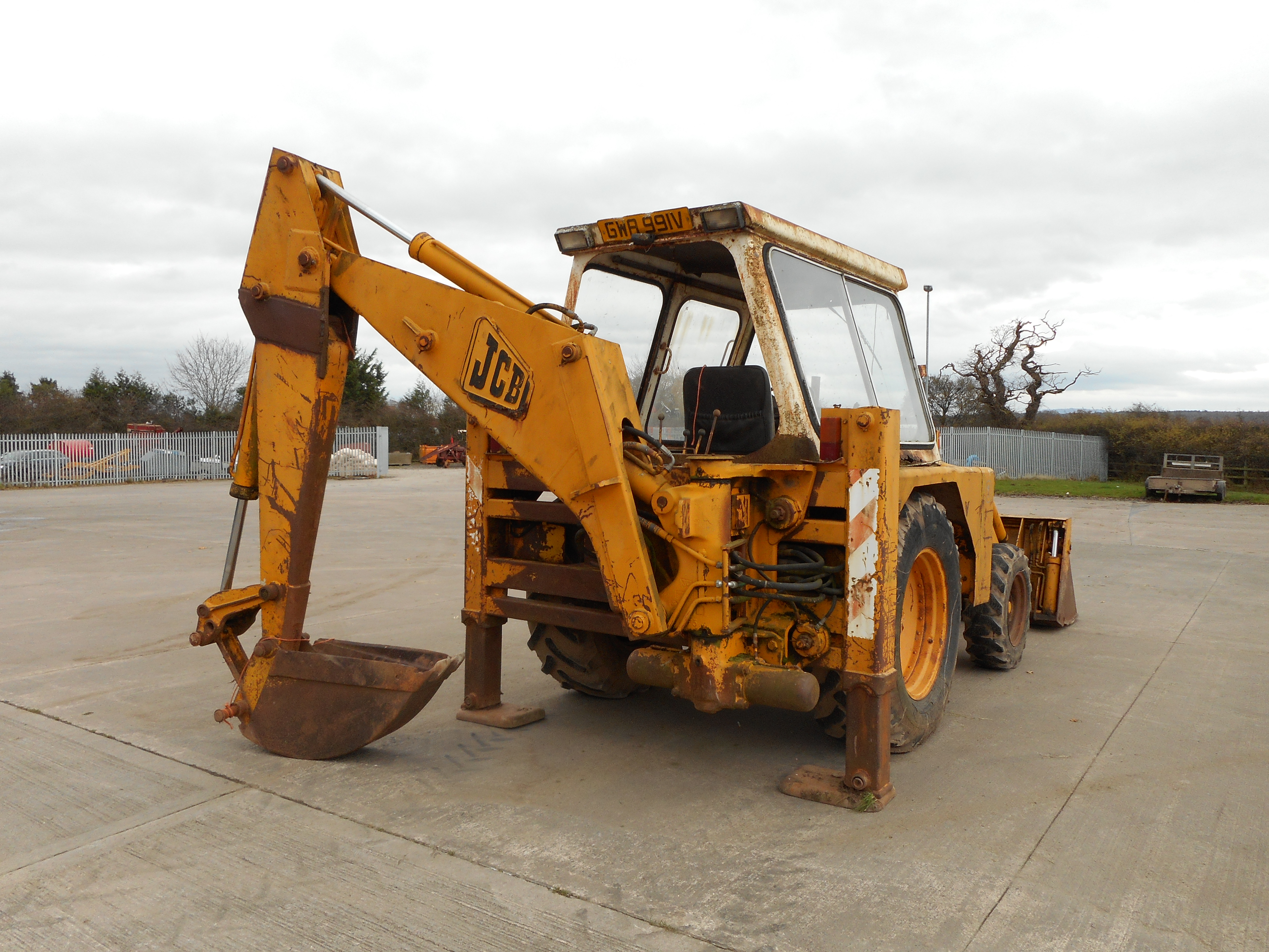 JCB 3C3 DIGGER - 6666 HOURS