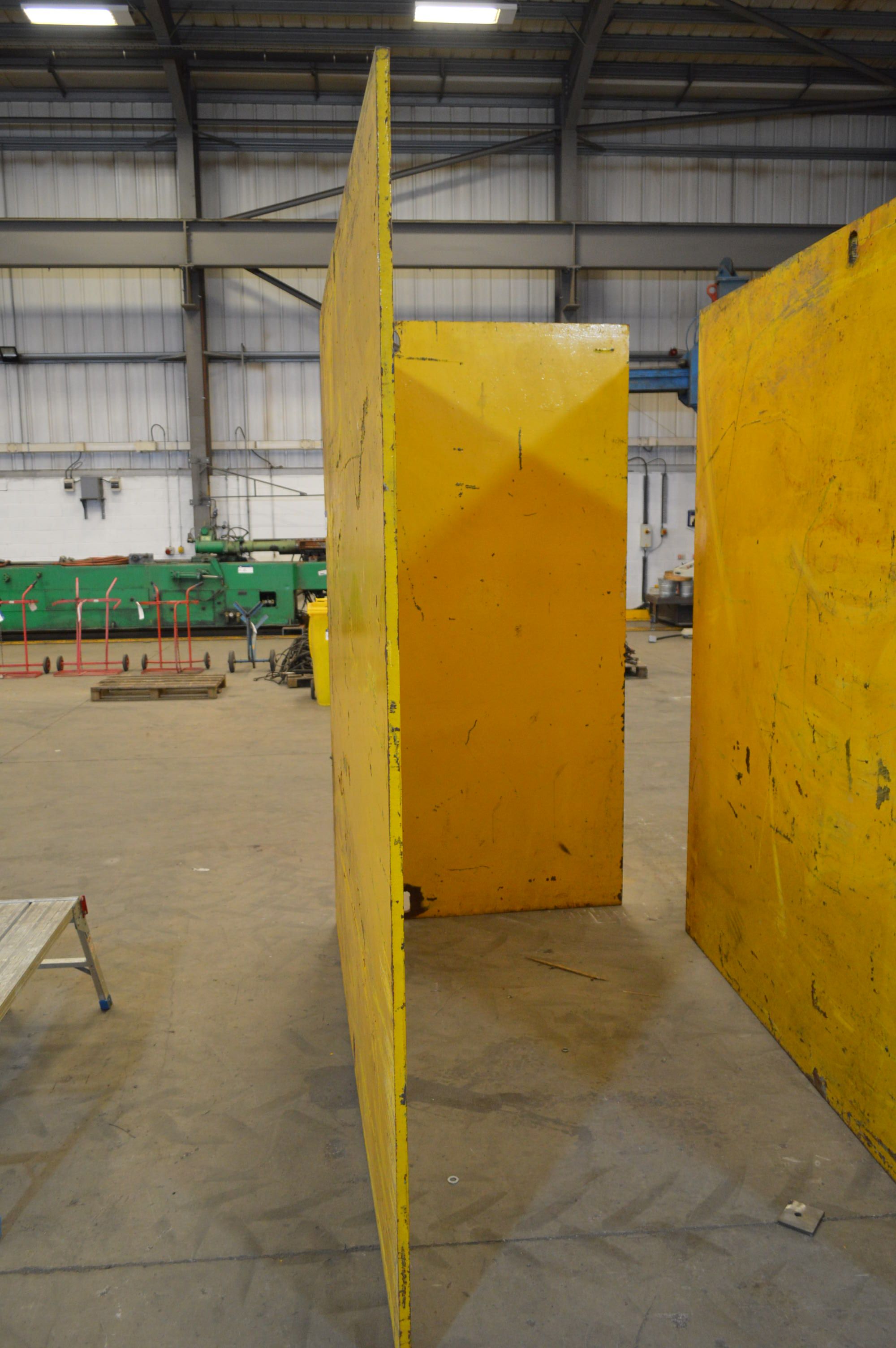 L-Shaped Steel Plate, approx. 2.5m x 1.2m x 2.5m high