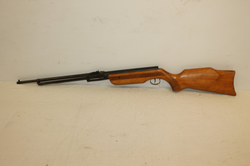 Relum 'Tornado' .22 calibre air rifle with ribbed stock and chequered ...
