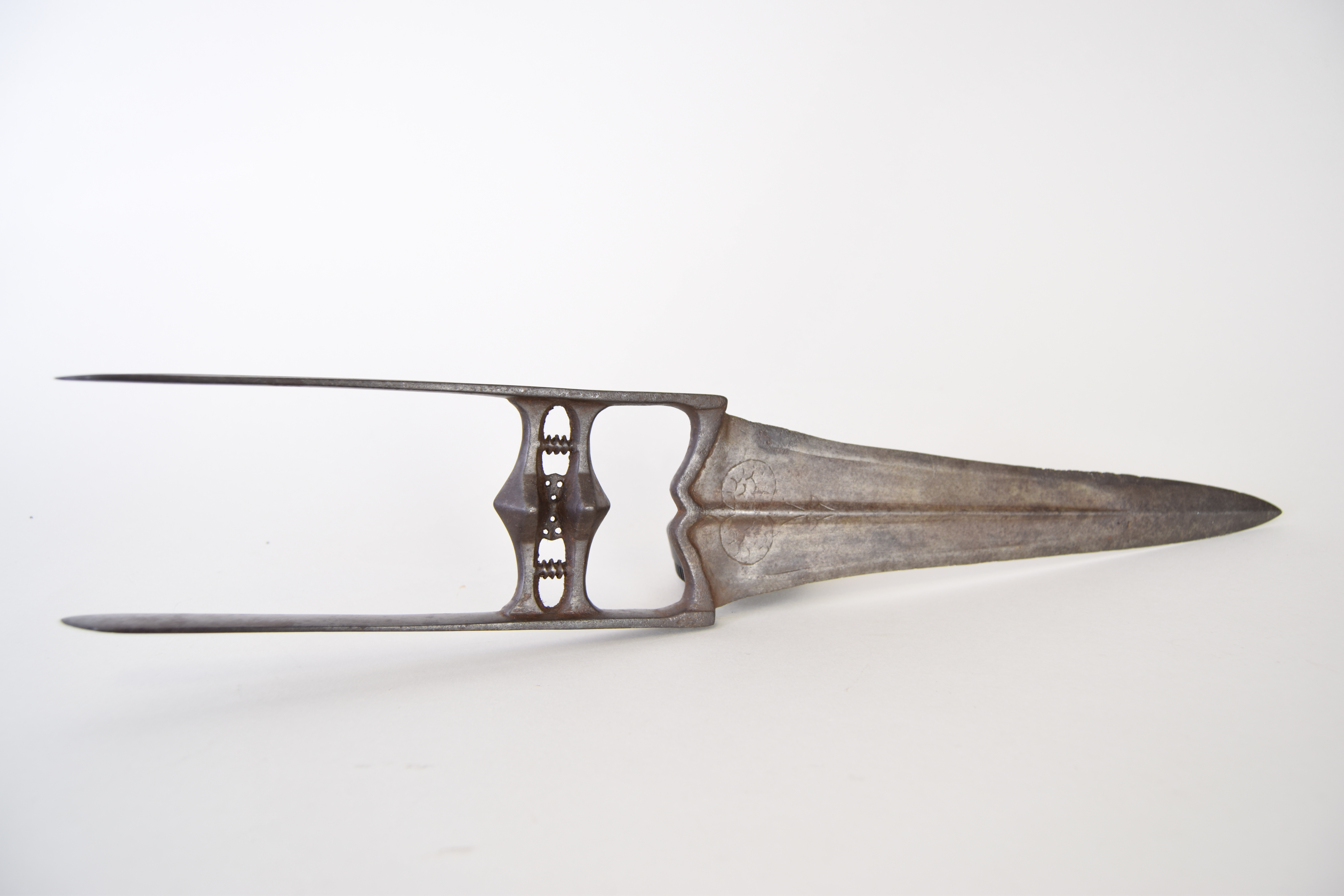 A katar/kattari push dagger from the Indian subcontinent, 45cmL