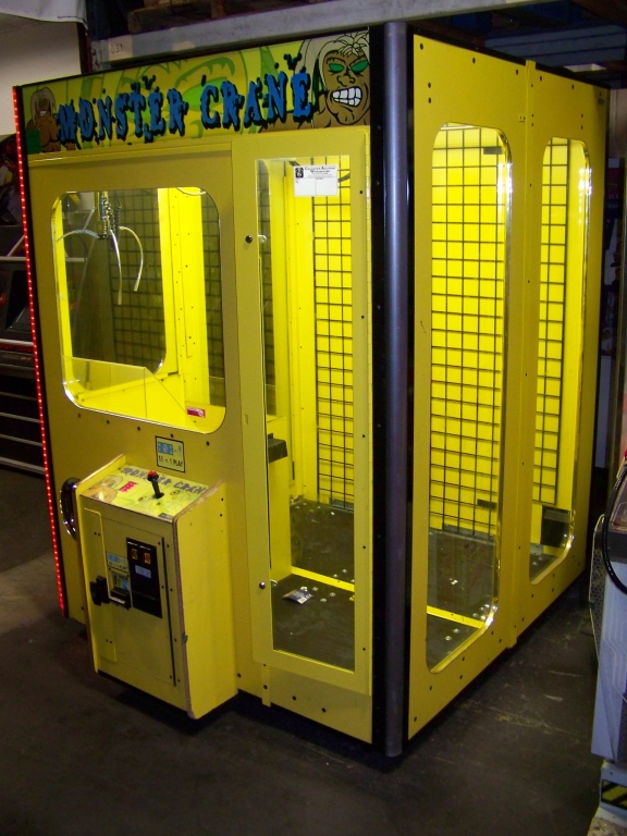 SMART MONSTER CRANE 6'x6' PLUSH CLAW MACHINE Item is in used condition ...