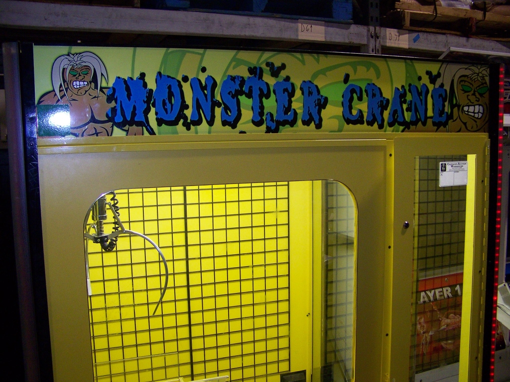 SMART MONSTER CRANE 6'x6' PLUSH CLAW MACHINE Item is in used condition ...