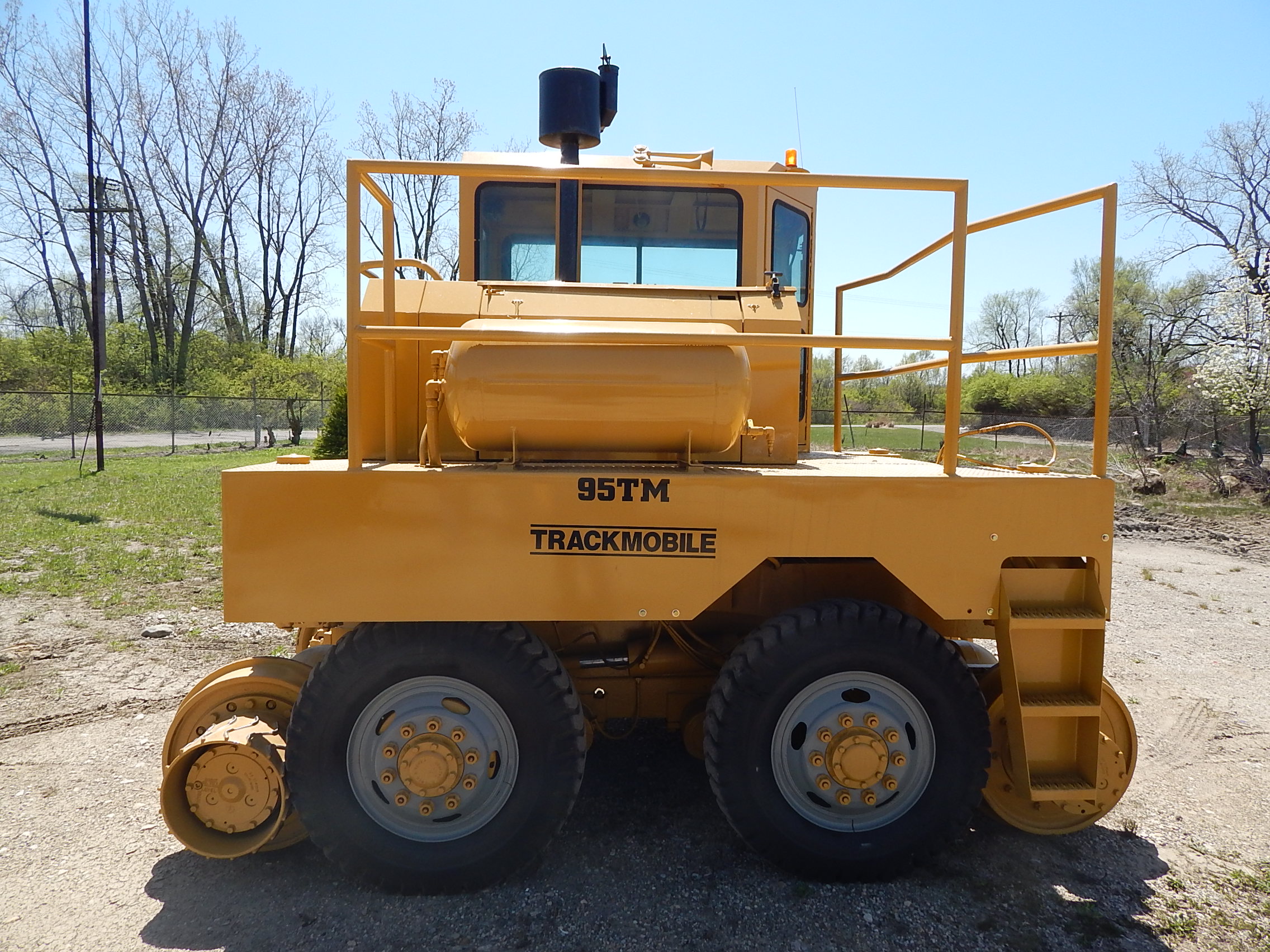 Trackmobile Model 95TM Railcar Mover, s/n LGN 960961289, 3-Speed ...