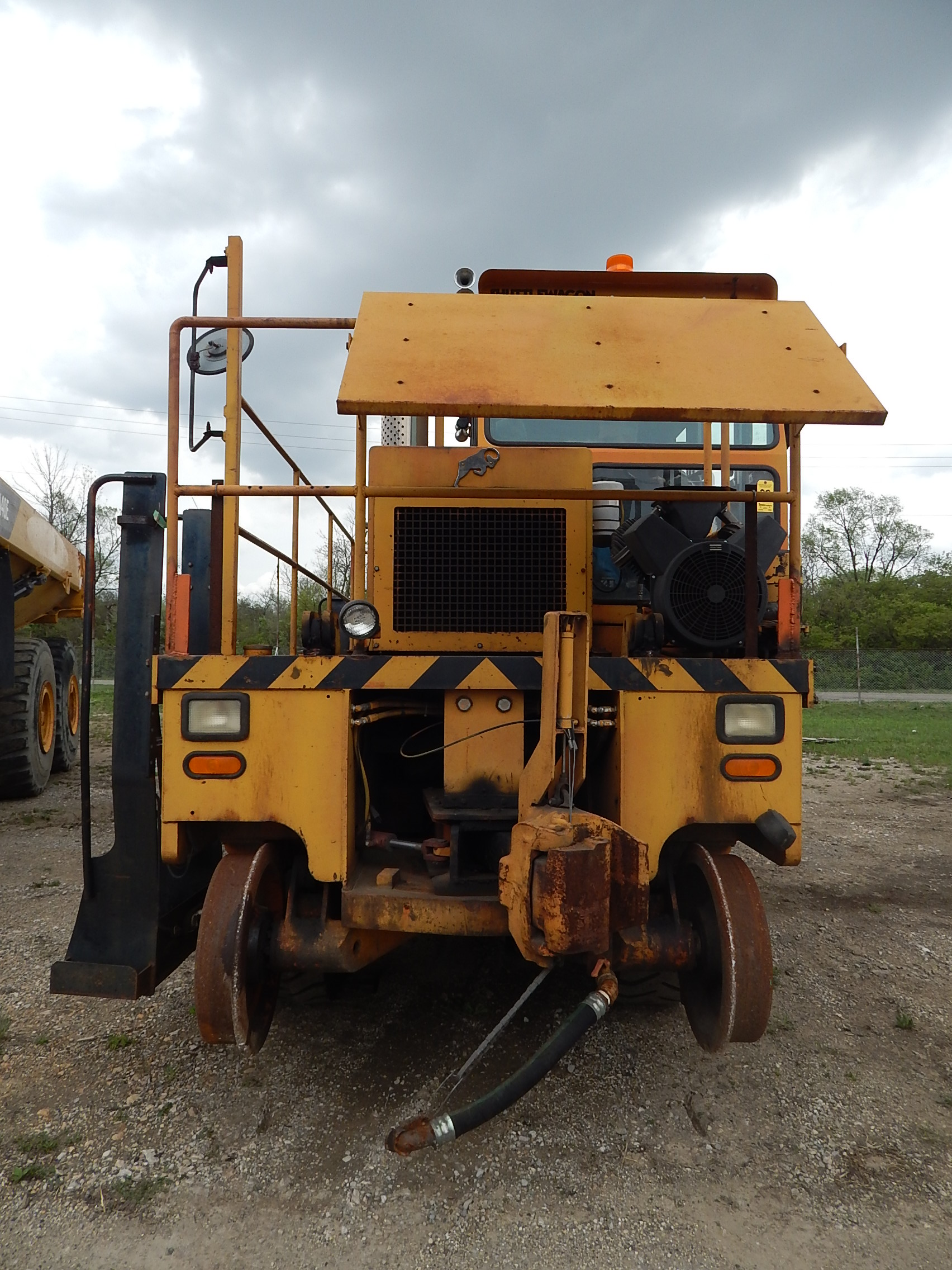 Shuttlewagon Series 500 Railcar Mover, Model SWX520A, 32,000 lb. Draw ...