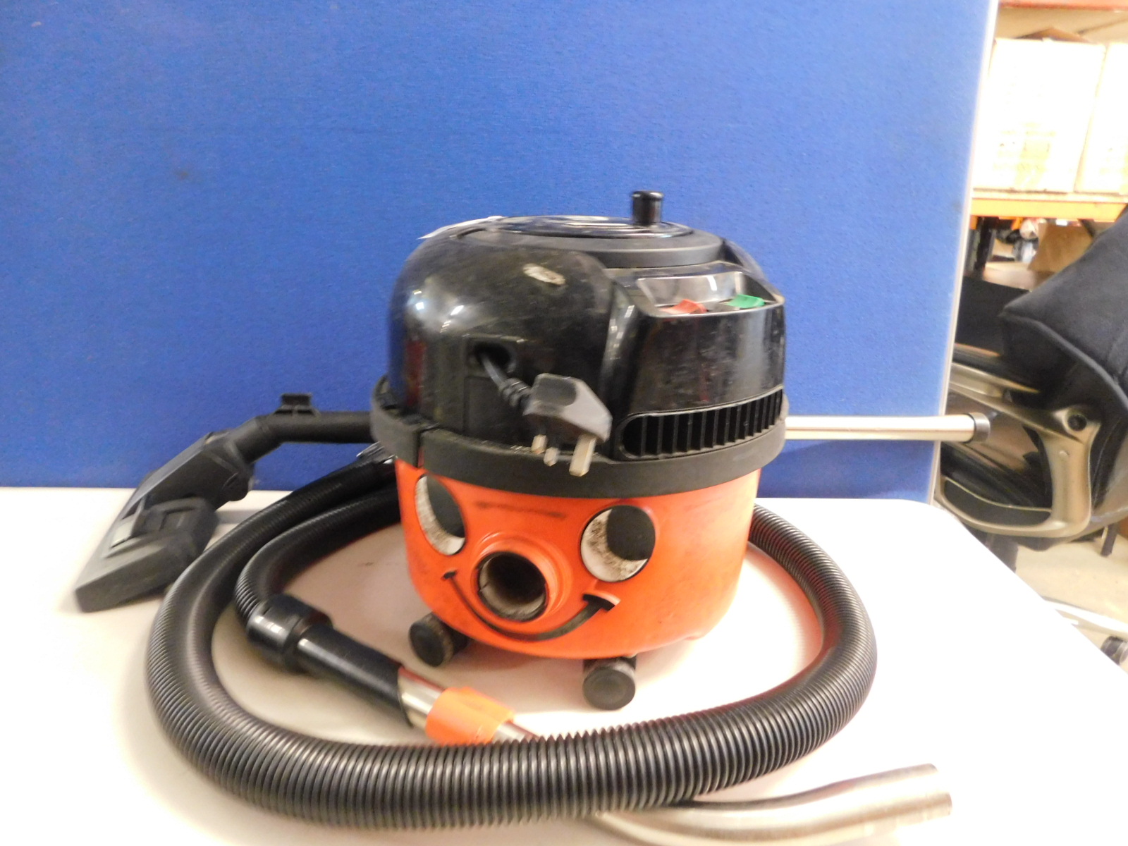 1 NUMATIC HENRY MICRO VACUUM CLEANER WITH ACCESSORIES RRP £199.99