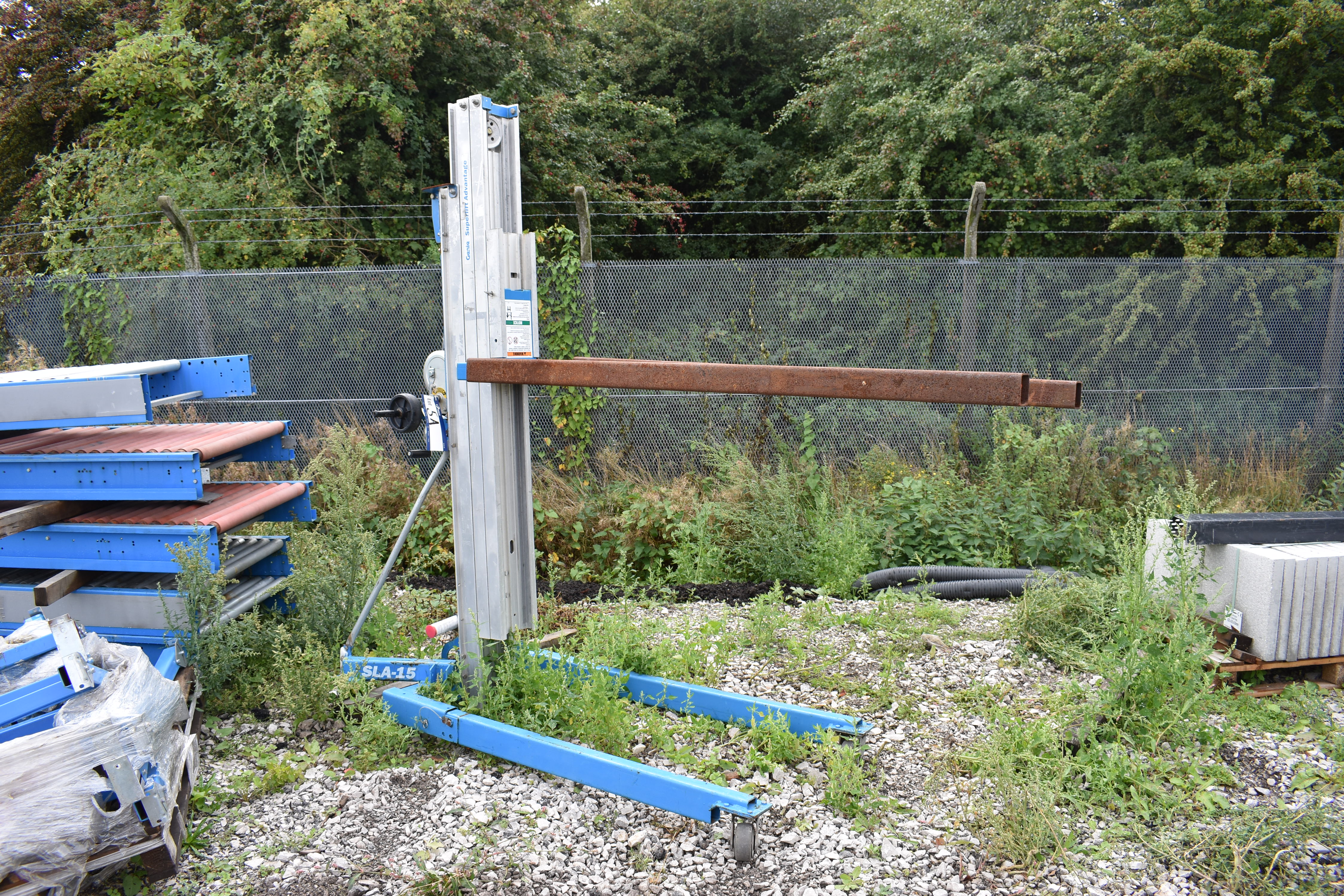 Genie Superlift Advantage SLA-15 Pedestrian Wire Rope Hoist, Model SLA ...