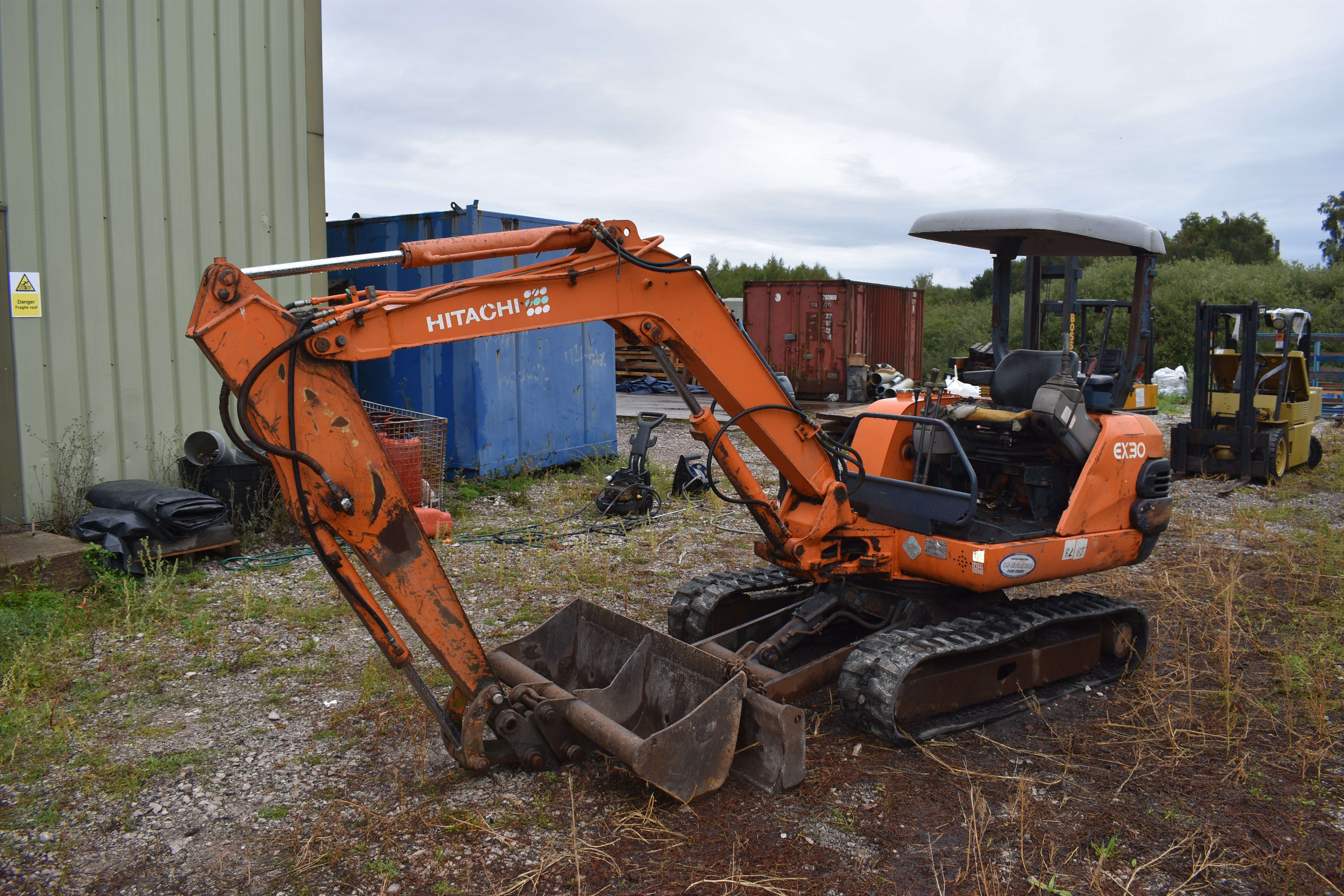 Hitachi EX30-2 Hydraulic Excavator c/w 1200mm Bucket and 200mm ...