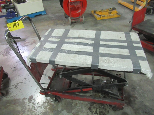 ULINE MODEL H-1784 LIFT TABLE ON CASTORS, 770 LBS CAPACITY