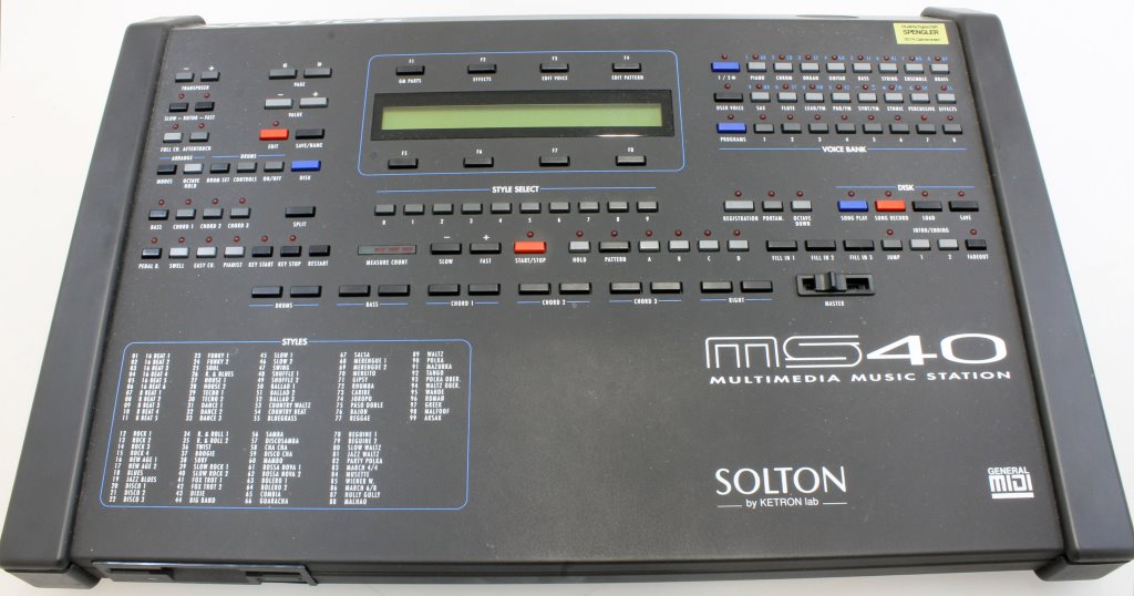 Solton Ketron MS 40 MIDI Expander Arranger SoundmodulZur Ausstattung gehören ein 3,5"-Diskettenla