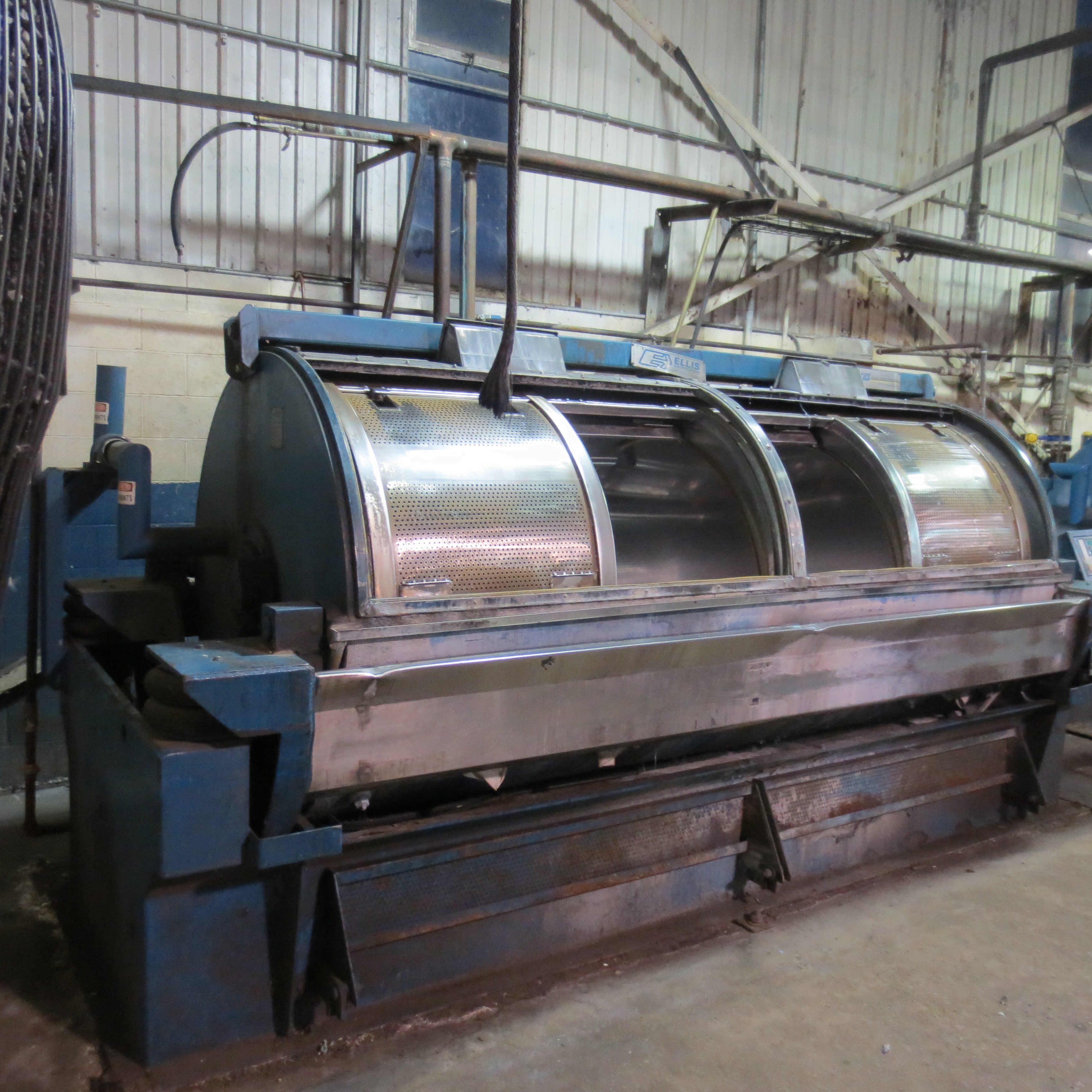 Ellis Model Z472R, 900-Lb. 4-Pocket Side Loading Washer/Extractor, S/N ...