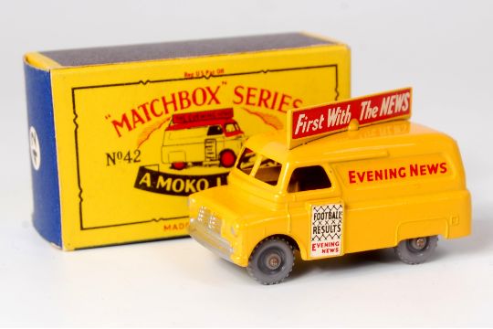 Matchbox, 1-75 series No.42 Evening News van, yellow 'Evening News ...