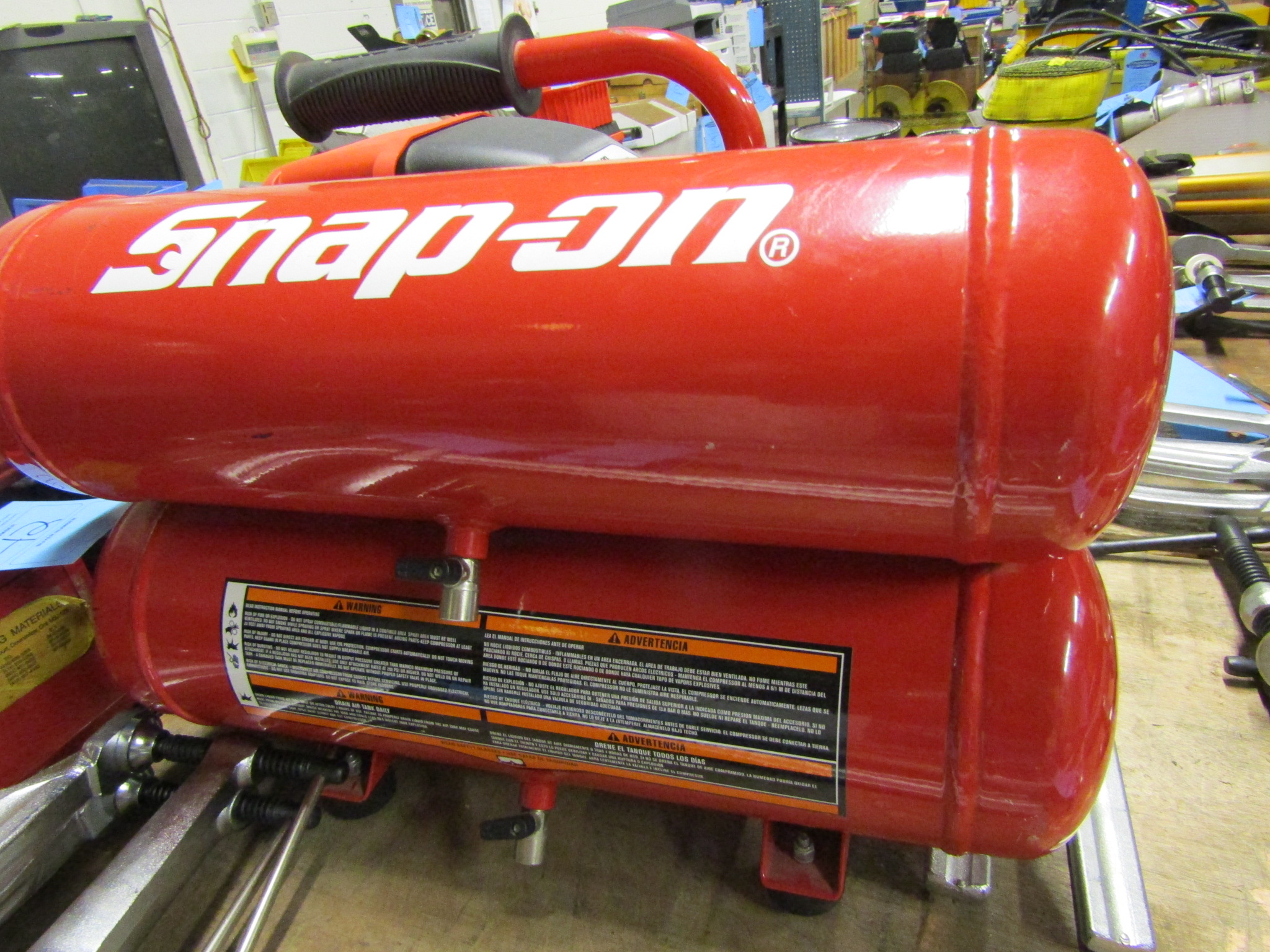 Snap On model 870200 Dual Tank 4 Gallon Air Compressor - 125psi 120V