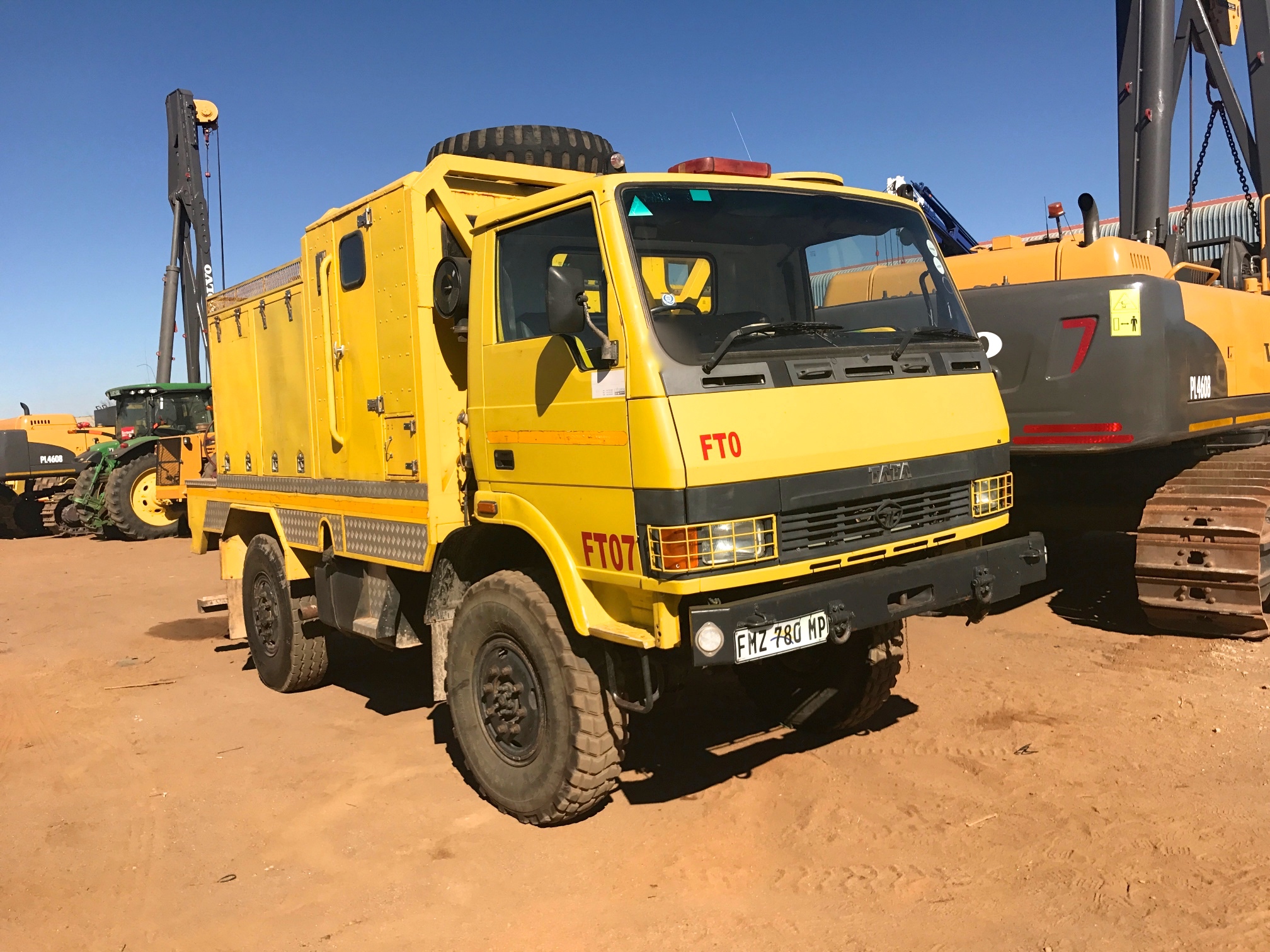 2011 TATA 713 4X4 FIRE TENDER TRUCK - (FMZ780MP)