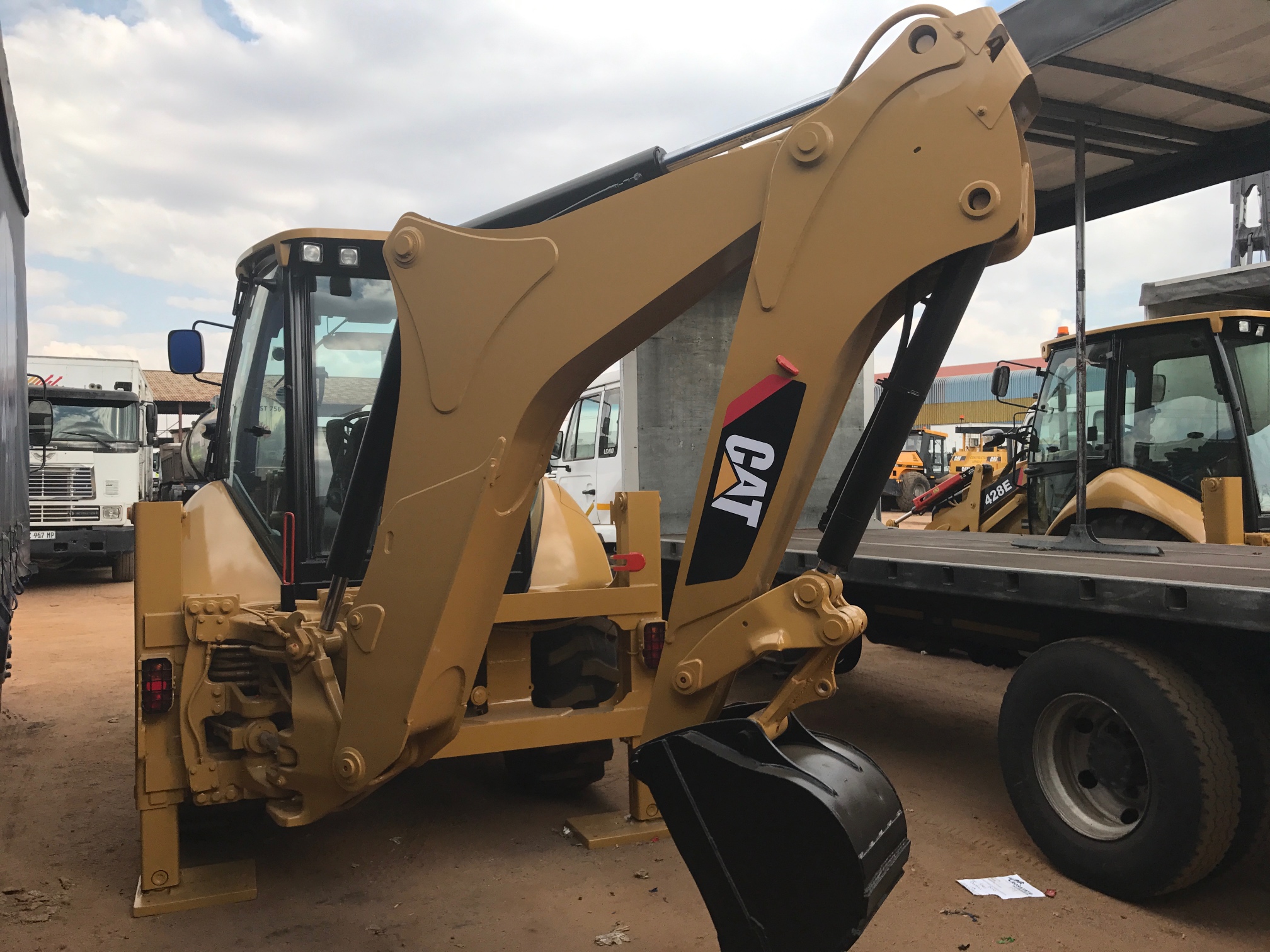 2013 CAT 428F 4X4 TLB - (CAT0428FVLBH02571) (4,799 HRS)