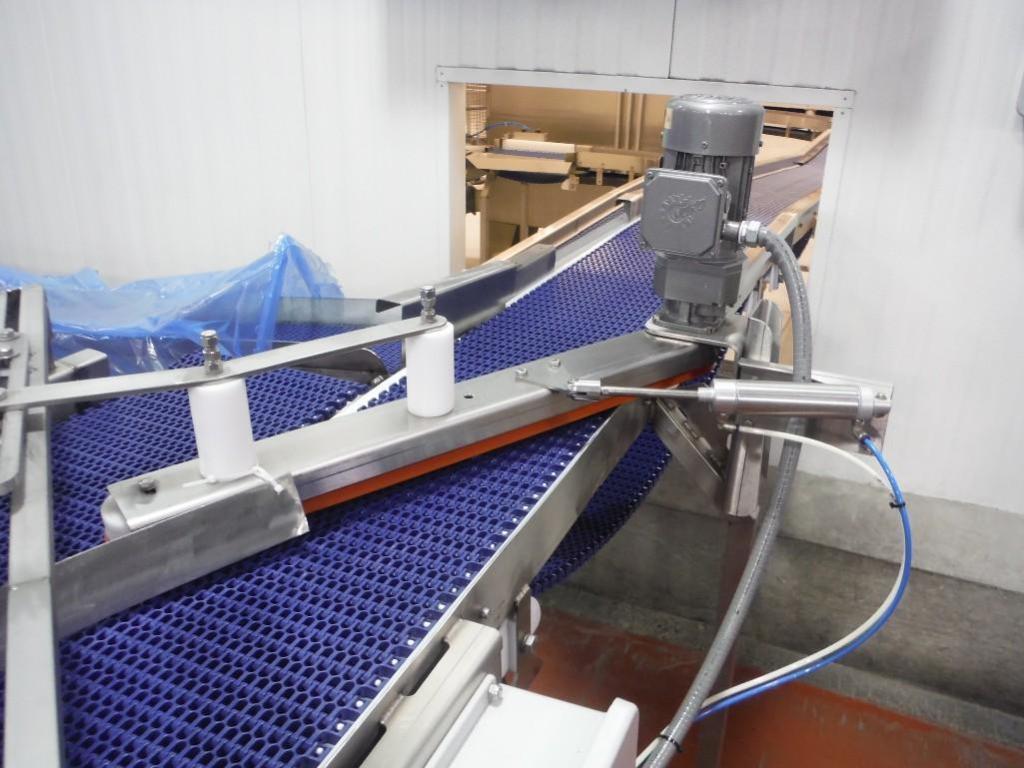 90 degree RH conveyor, plastic interlock belt, 24 ft. long x 12 in ...