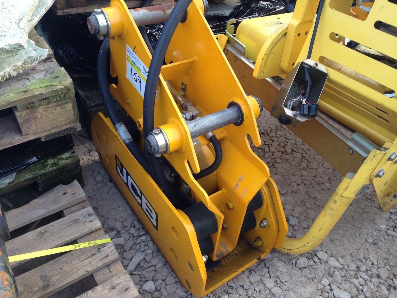 Compactor to suit JCB 3CX (980/32000) and Single Drum Roller Spares