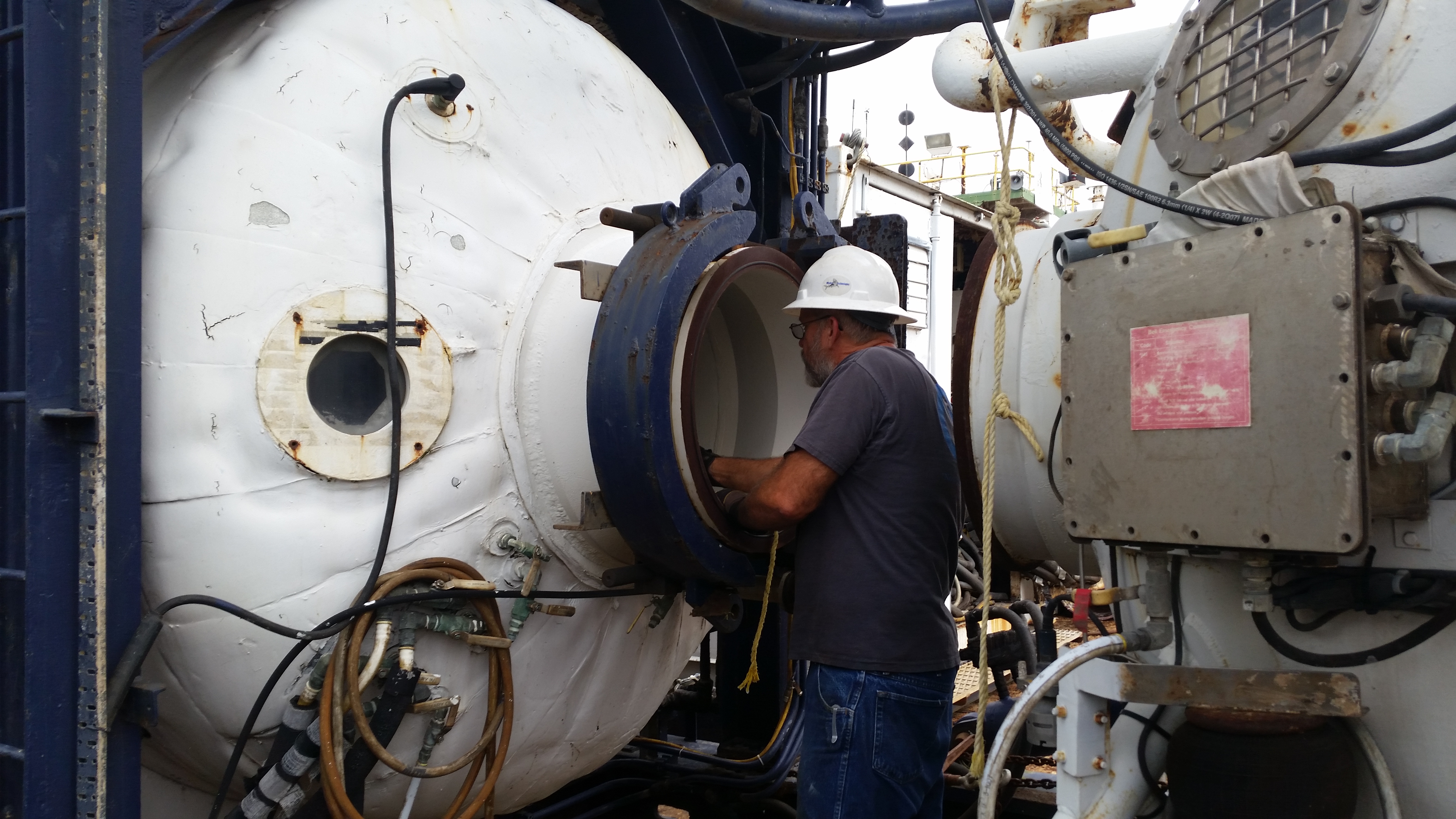 4-Man Saturation Dive System; #05 Complete System Consisting of Sat ...