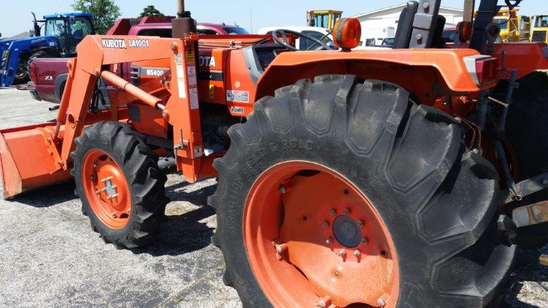 1998 Kubota M5400 tractor, 637 hrs!, FWD, LA1001 loader, 3 pt hitch ...