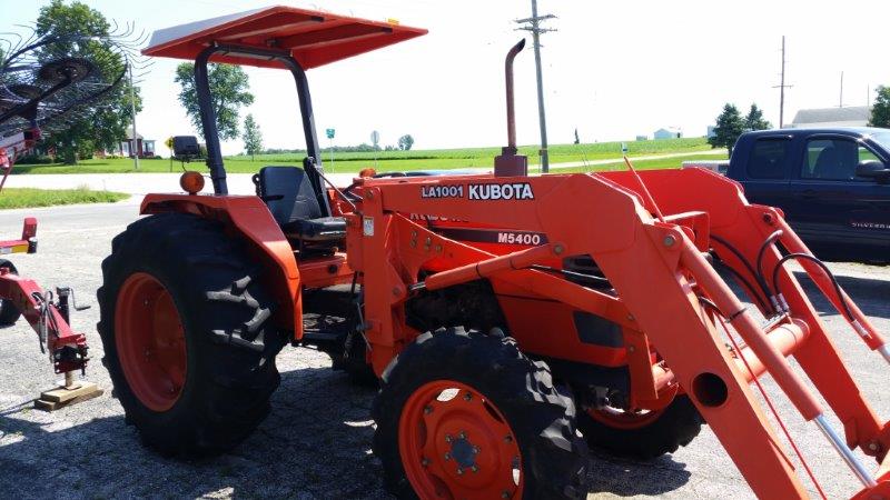 1998 Kubota M5400 tractor, 637 hrs!, FWD, LA1001 loader, 3 pt hitch ...