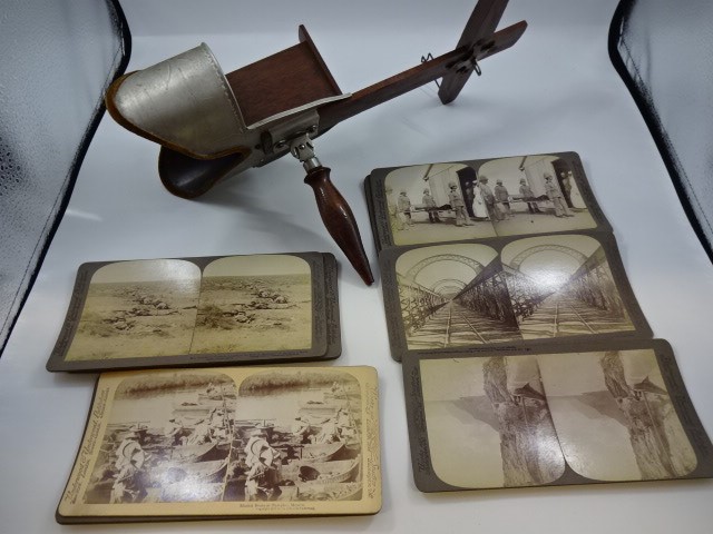 Antique 3D picture viewer by Underwood and Underwood of New York ...