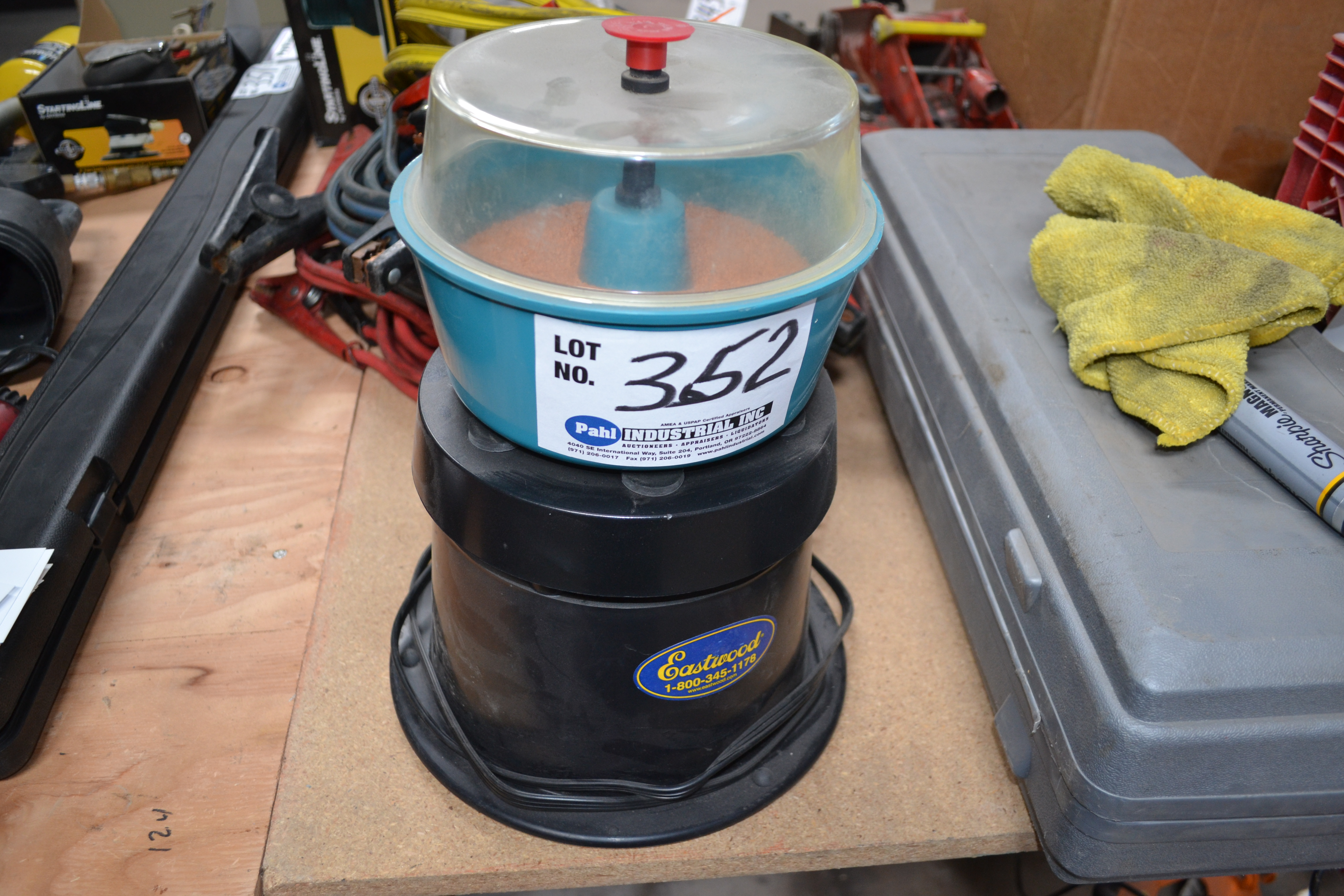 Eastwood Vibratory Parts Cleaner w/Medium